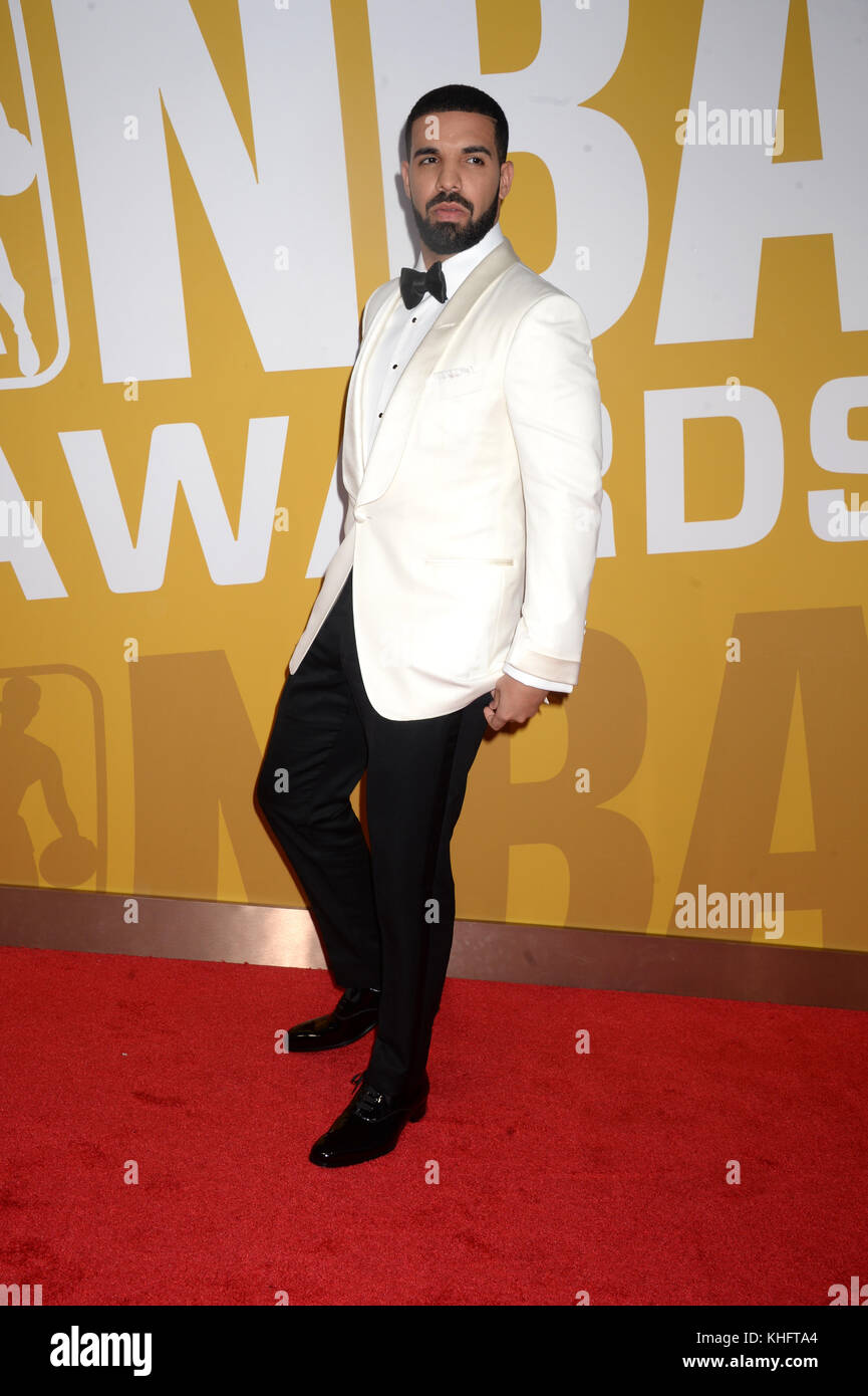 Hailey baldwin drake hi-res stock photography and images - Alamy