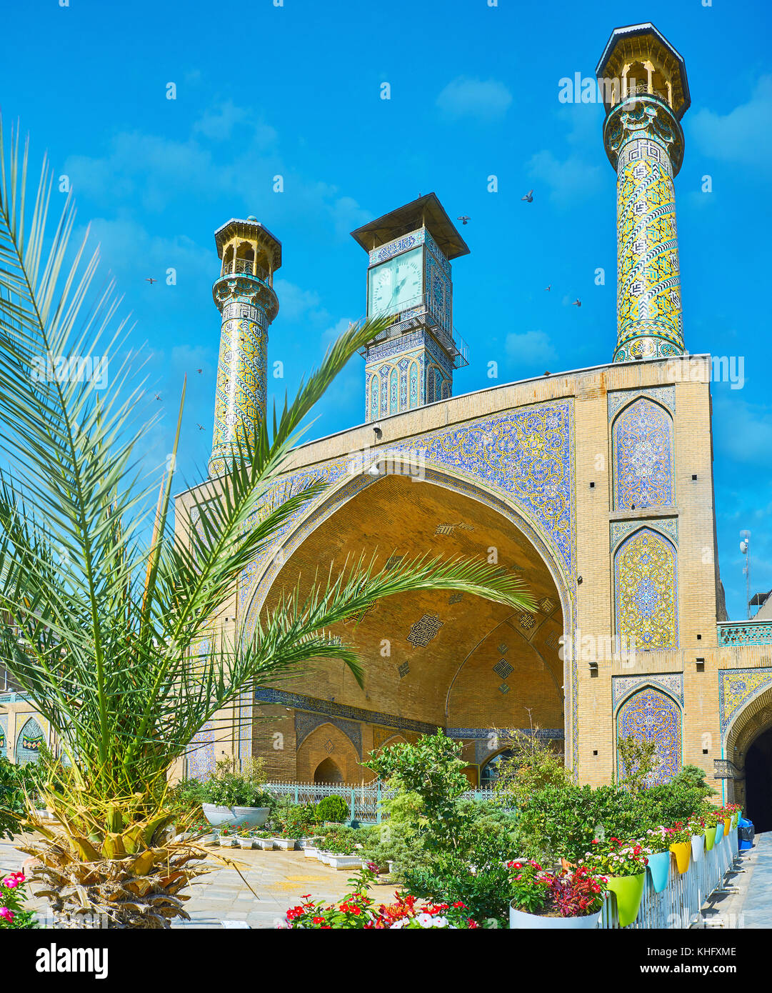 Imam khomeini mosque in tehran hi-res stock photography and images - Alamy