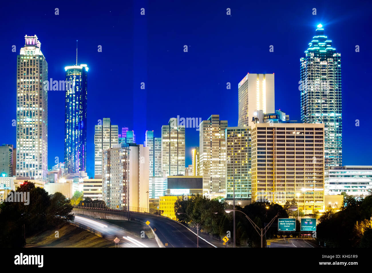 The beautiful skyline of downtown Atlanta welcomes visitors with ...
