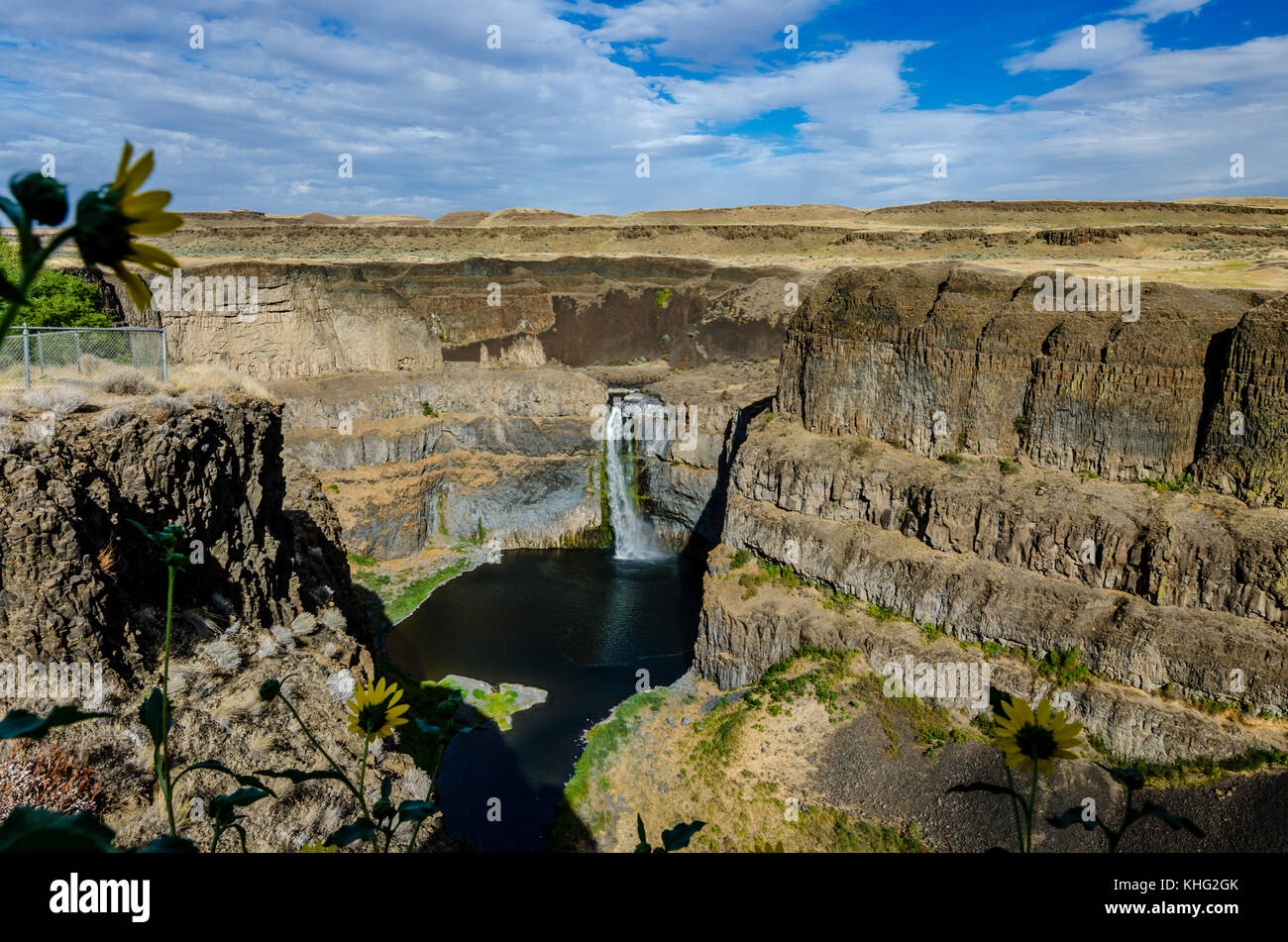 Beautiful Palouse Falls on a windy day Stock Photo - Alamy