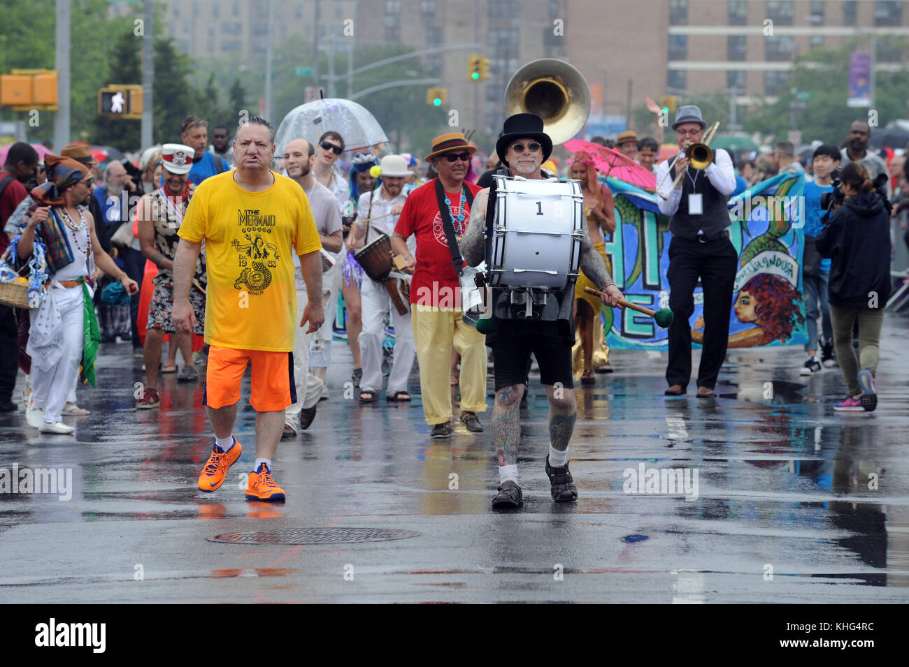 NEW YORK, NY - JUNE 17: Singer Debbie Harry and Chris Stein attend the ...