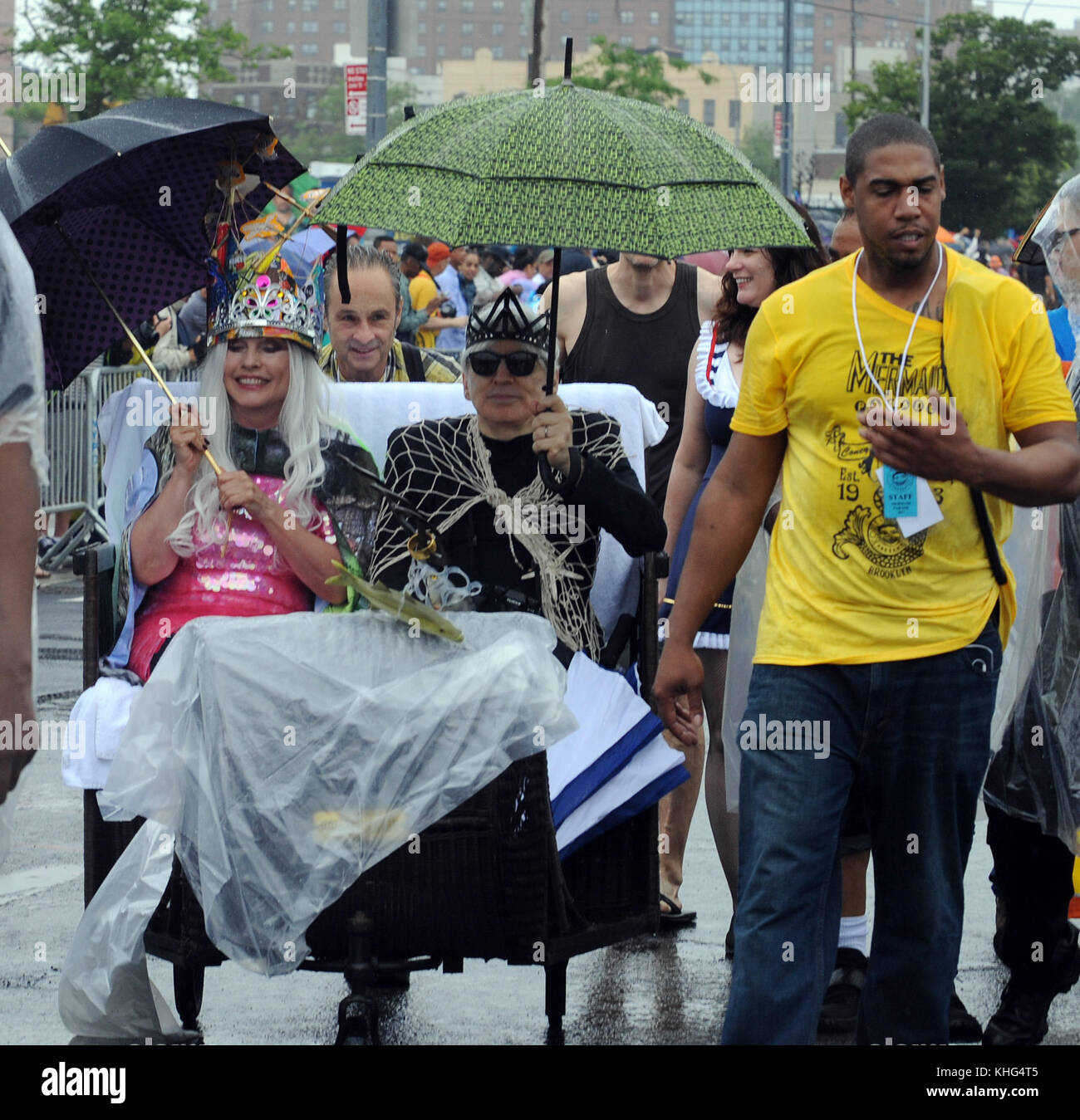 NEW YORK, NY - JUNE 17: Singer Debbie Harry and Chris Stein attend the ...