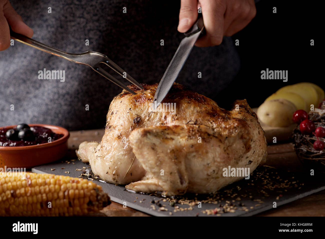 Person carving turkey hi-res stock photography and images - Alamy