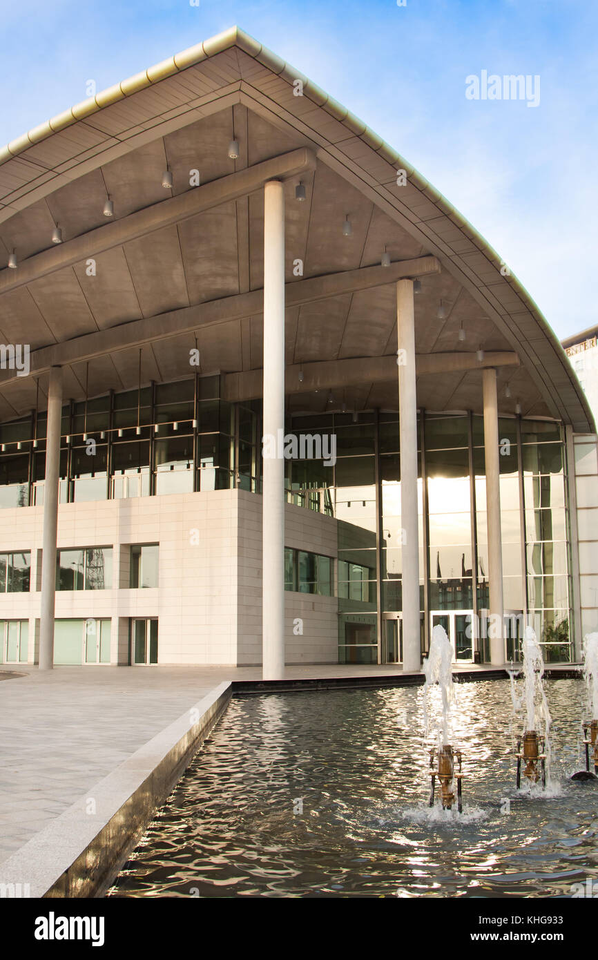 Valencia, Convention center palace. Palacio de Congresos by Norman ...