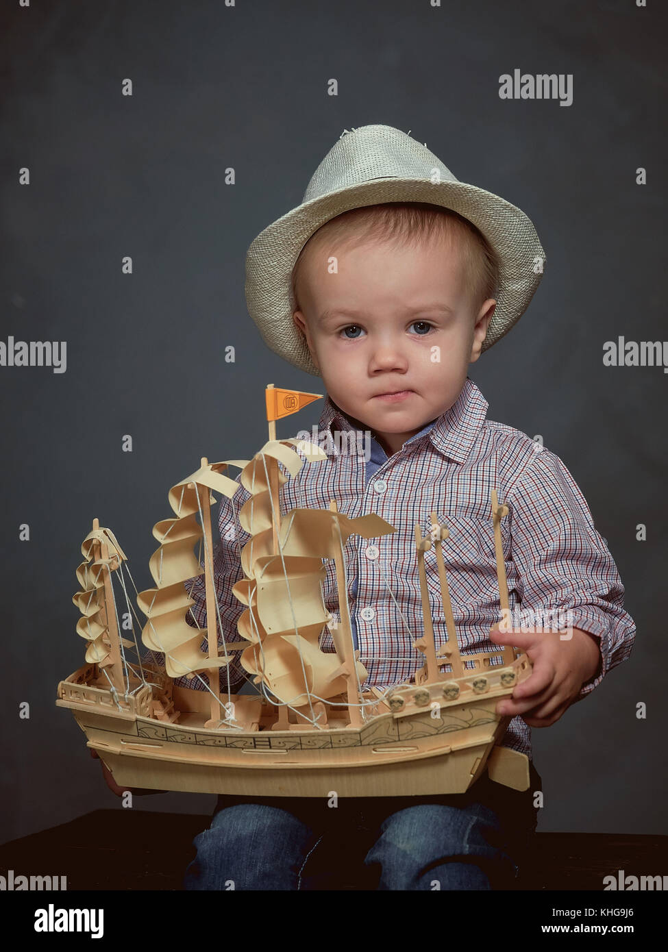 Wooden model sailing ship hi-res stock photography and images - Alamy