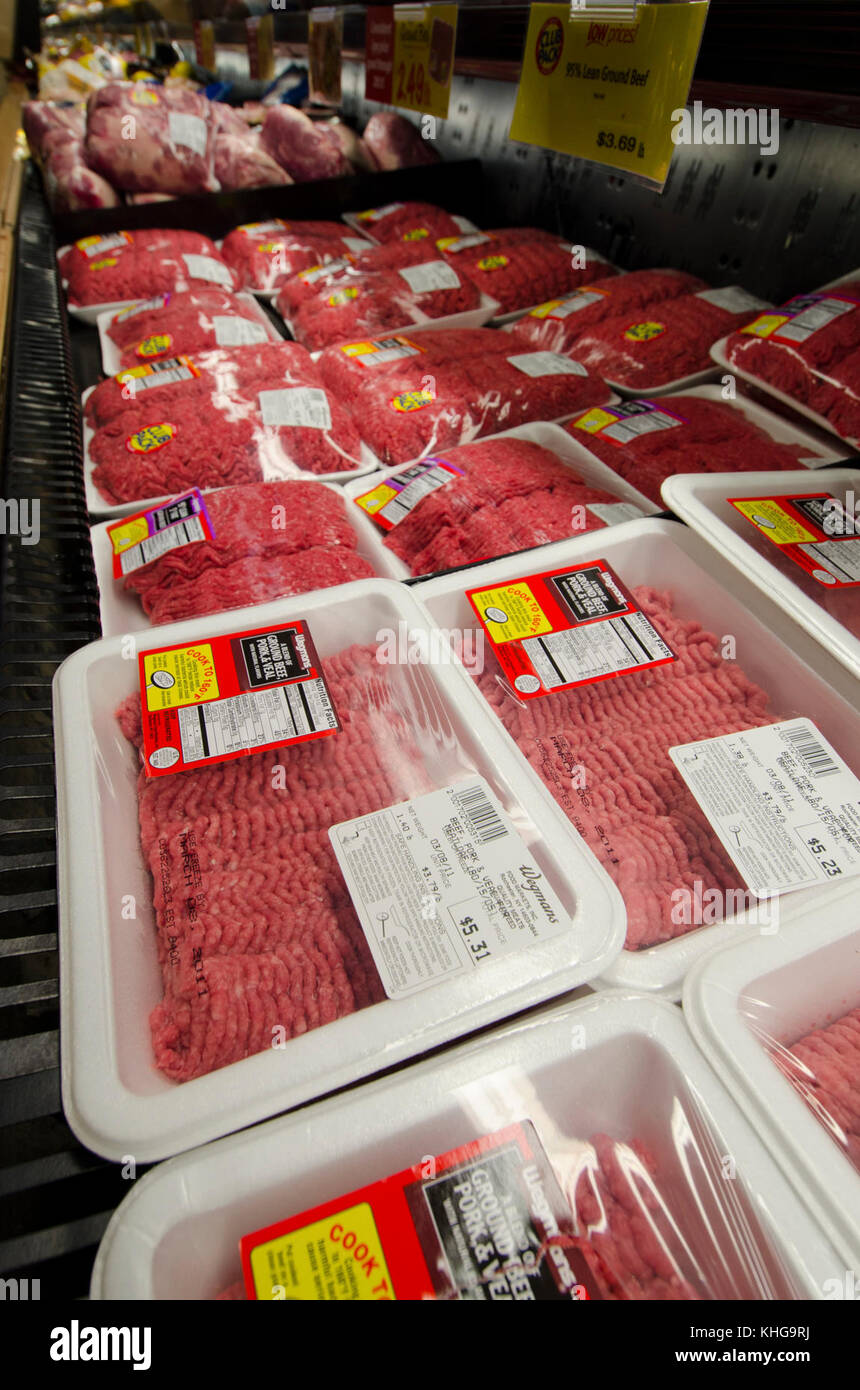 Ground beef grocery store us hi-res stock photography and images - Alamy