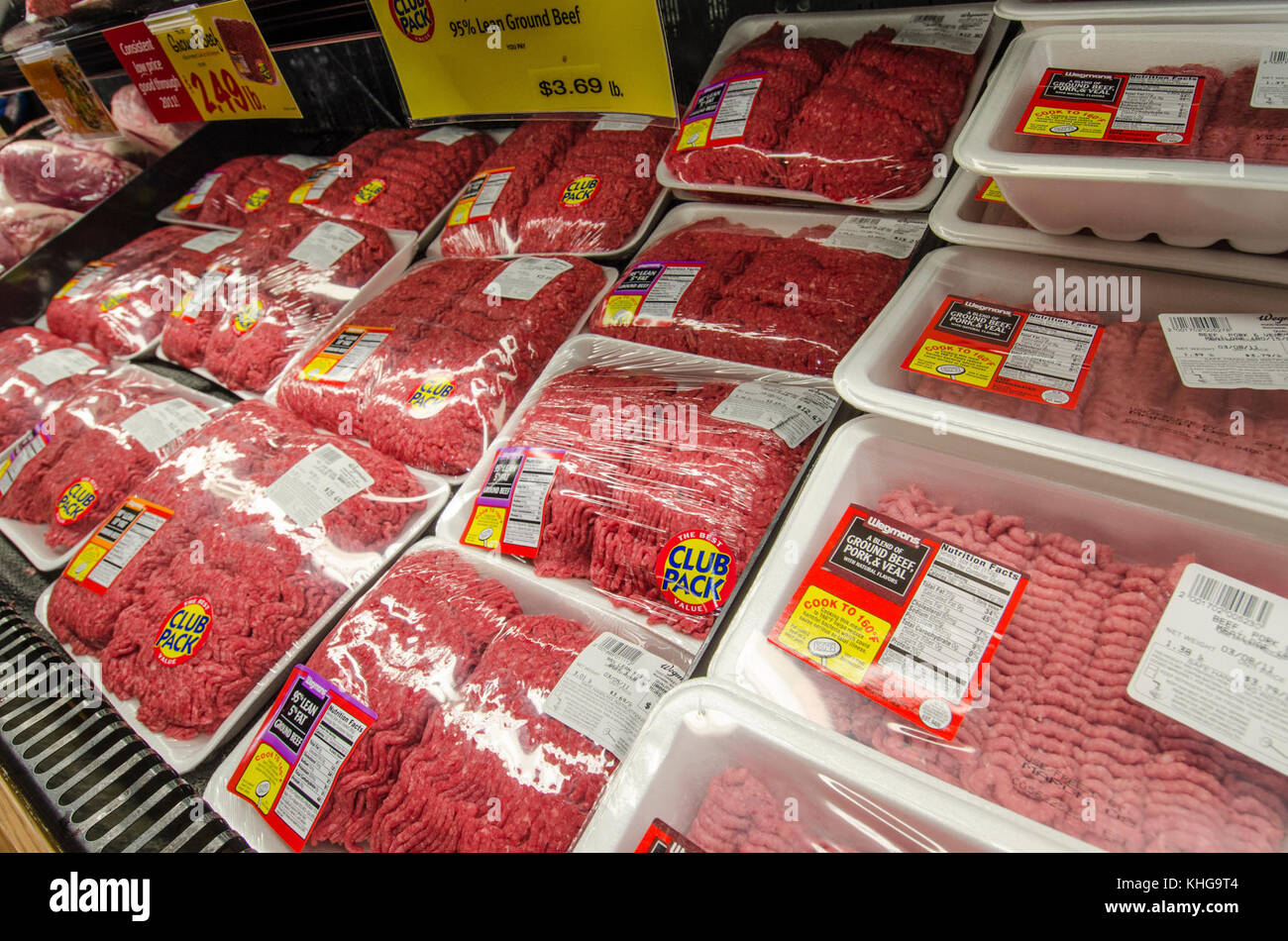 Ground beef grocery store us hi-res stock photography and images - Alamy