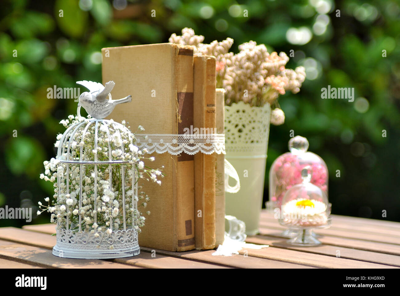 Spring props hi-res stock photography and images - Alamy