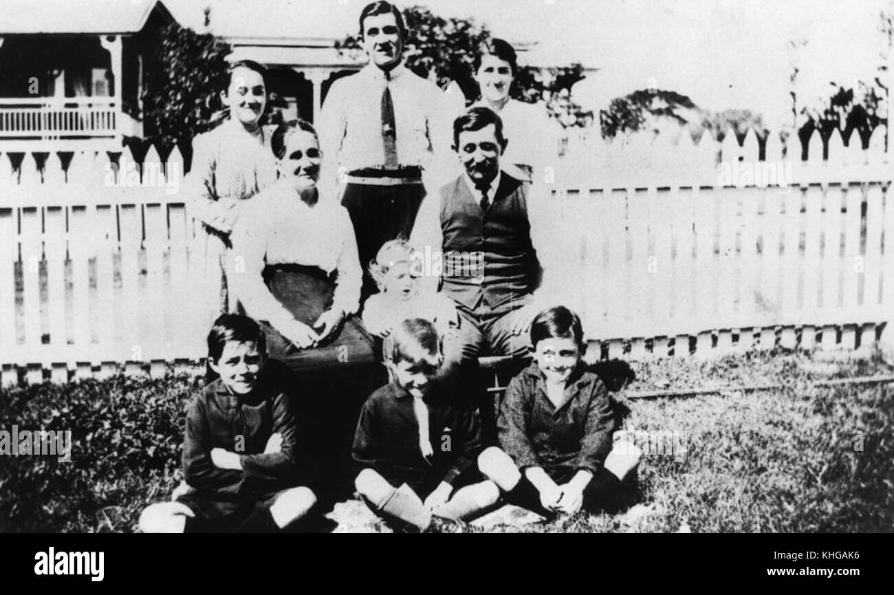 1 185623 Atkins family of Sandgate, Brisbane, ca. 1921 Stock Photo - Alamy
