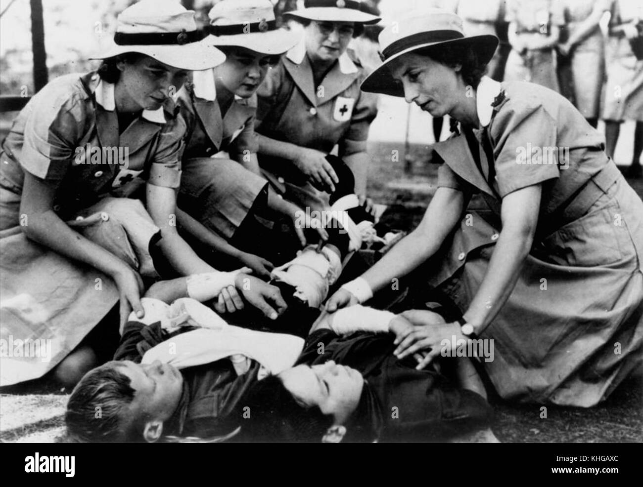 1 41251 Voluntary Aid Detachment members in training, Brisbane, ca ...