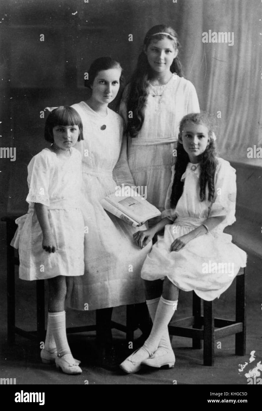 1 187519 Winifred and Phyllis Neill with Rene McDonald and Frances Mill ...