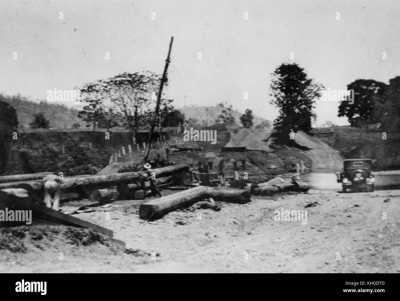 The construction of a bridge over the Brisbane River at Allery's ...