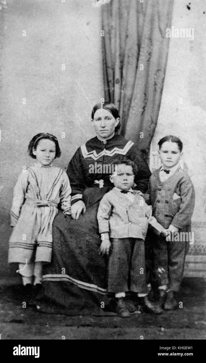 2 130179 Isabella Egan with her children, Isabella Jane, Thomas, and ...