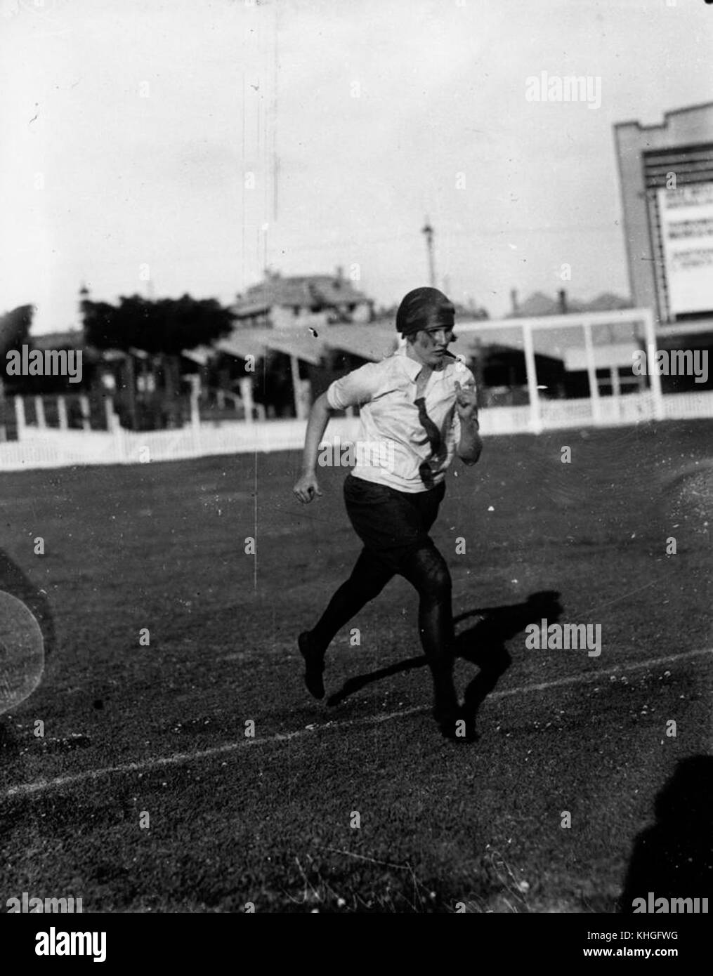 2 105876 Runner at an athletics competition in Brisbane, 1930 Stock ...