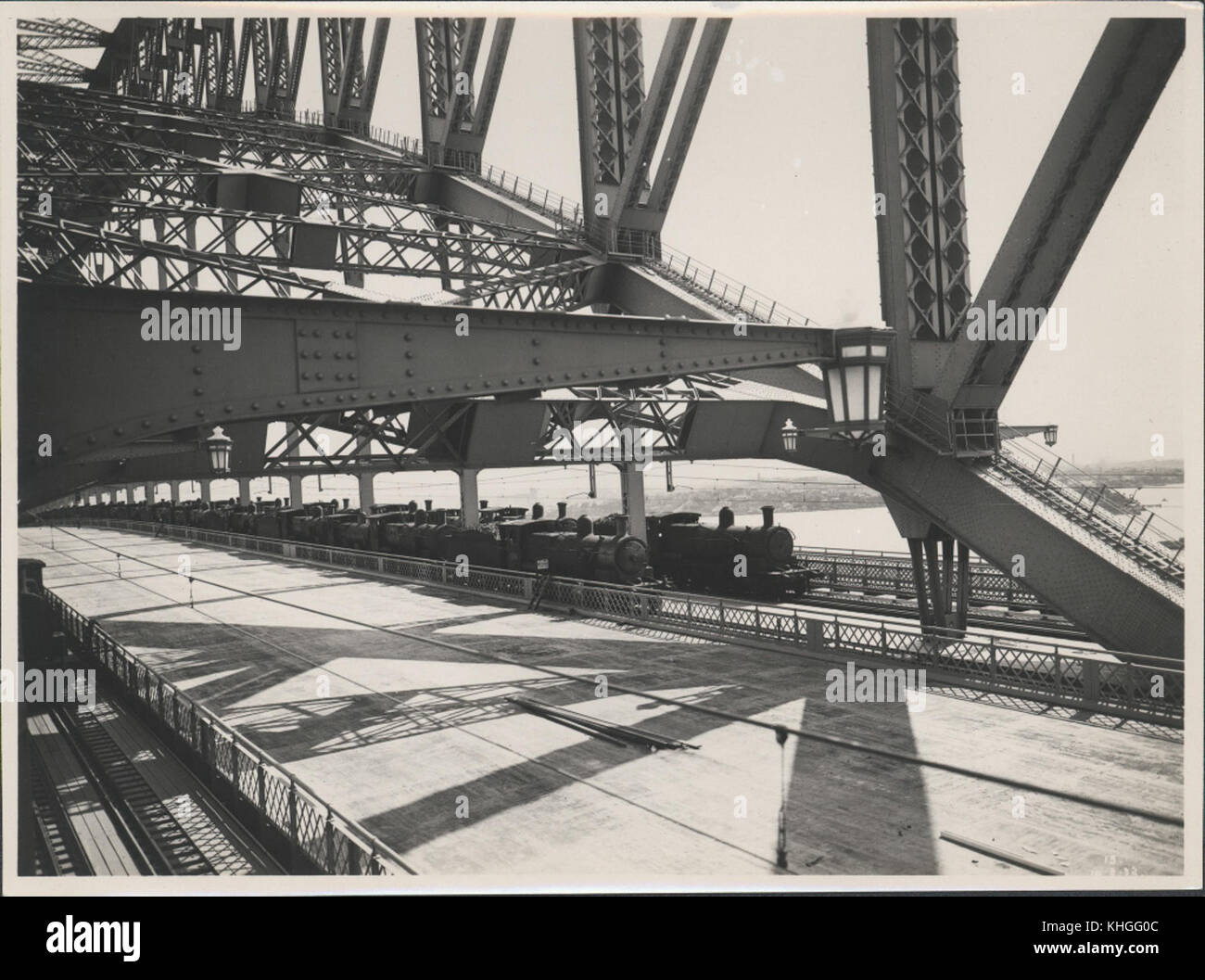 Steam trains on Harbour Bridge, 1932 (8283756978 Stock Photo - Alamy