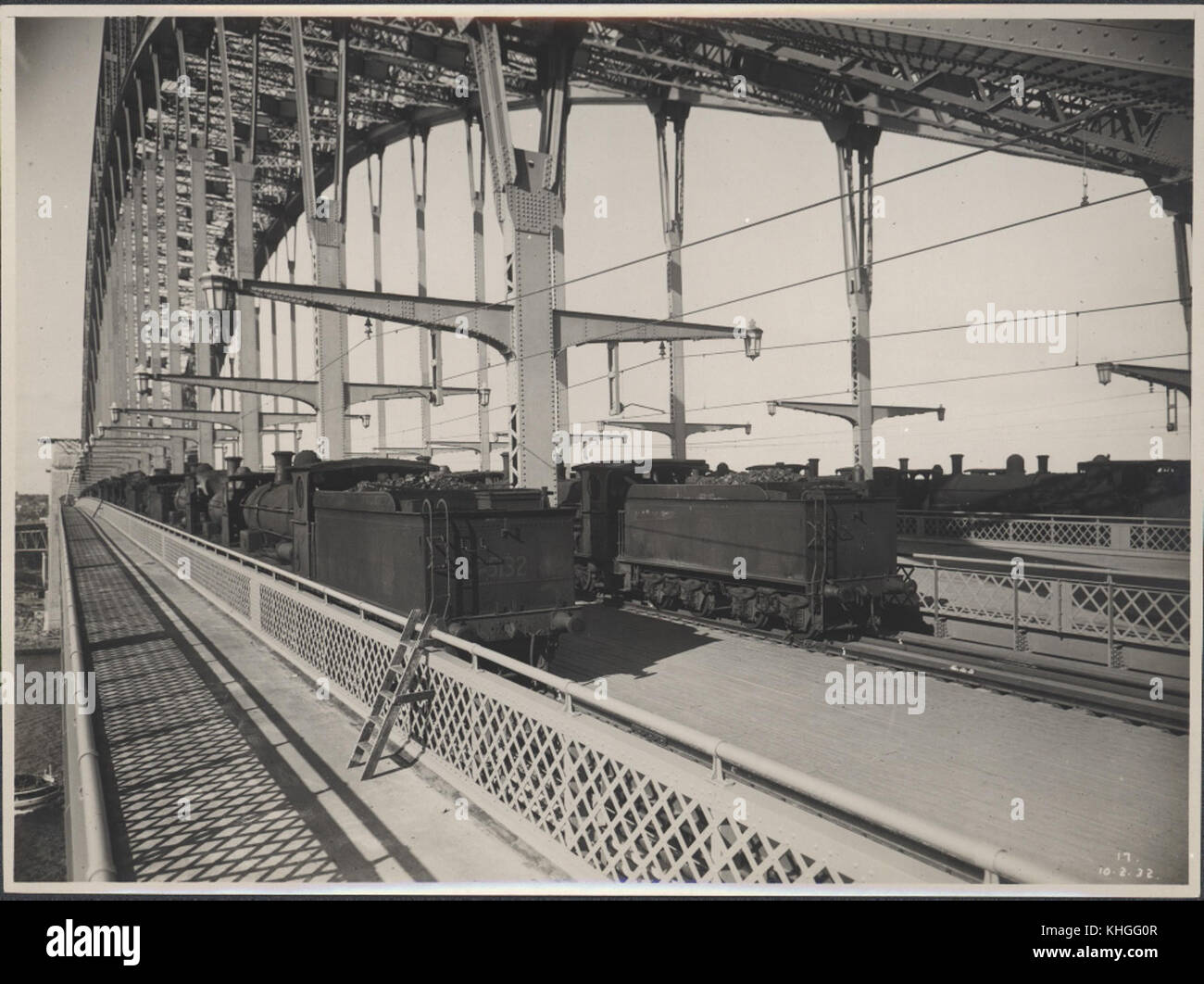 Steam trains on Harbour Bridge, 1932 (8282690131 Stock Photo - Alamy