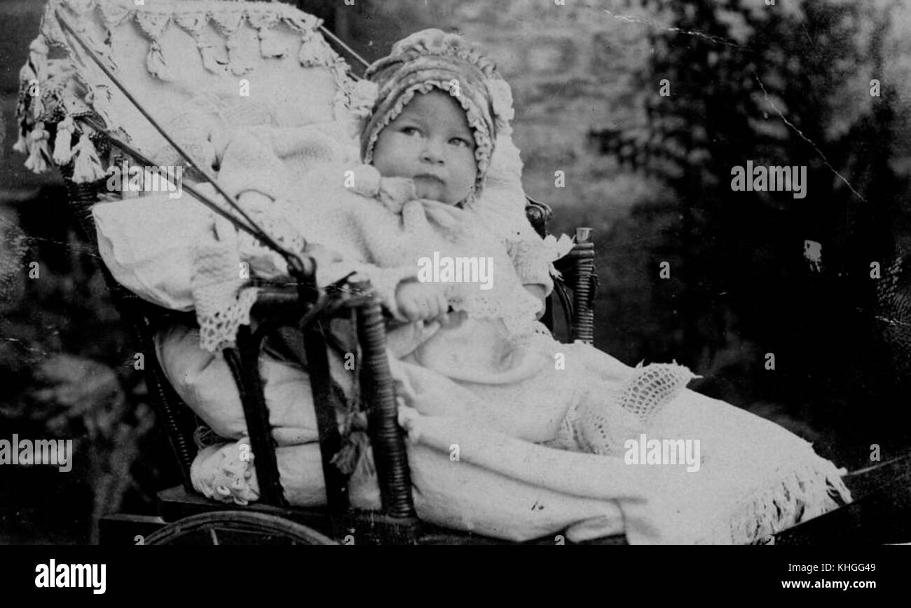 2 201511 Baby rugged up in a pram, 1910-1920 Stock Photo - Alamy