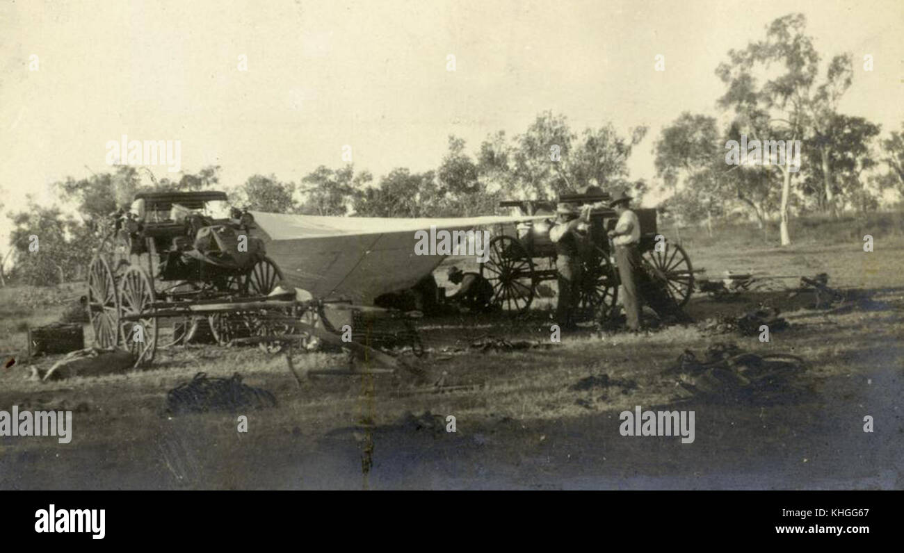 1 236043 Setting up camp for the evening, North Queensland, June 1908 ...