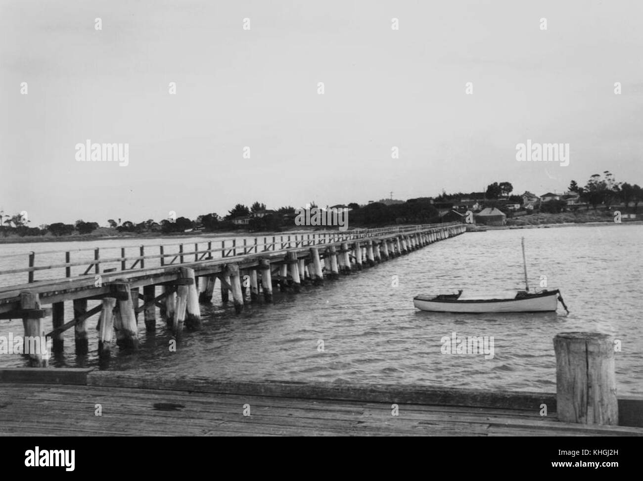 2 102340 Looking towards Wellington Point from the jetty Stock Photo ...