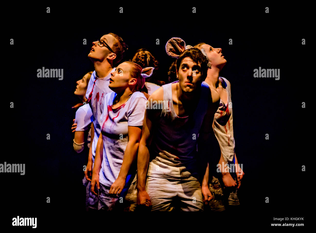 Traverse theatre stage hi-res stock photography and images - Alamy