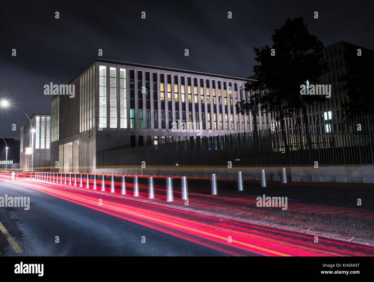 Berlin, Germany. 16th Nov, 2017. A few offices lit in the new ...