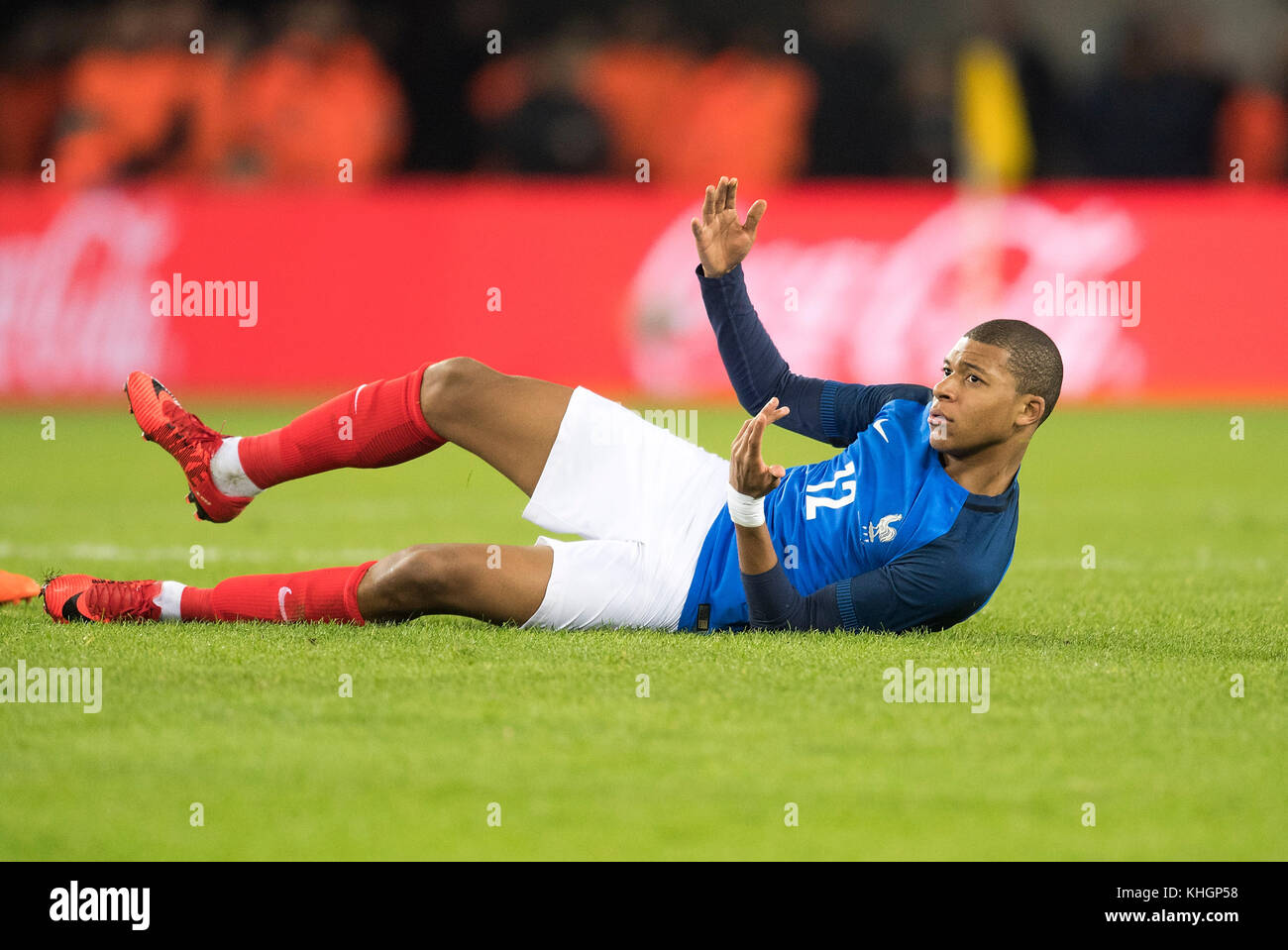 Koeln, Deutschland. 14th Nov, 2017. Kylian MBAPPE (FRA) am ground ...