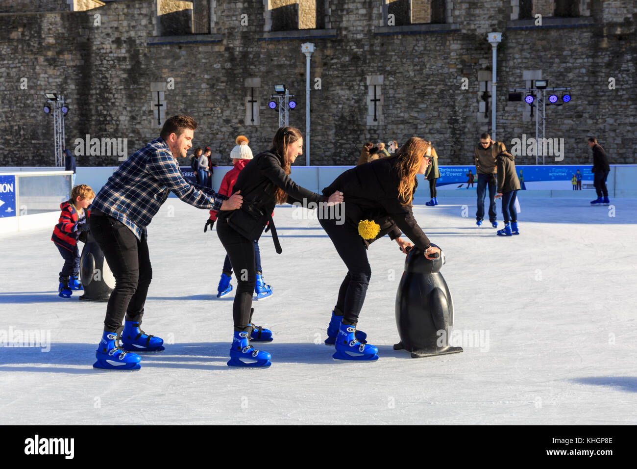 Tower of London, UK. 17th Nov, 2017. People enjoy the first ice skating ...