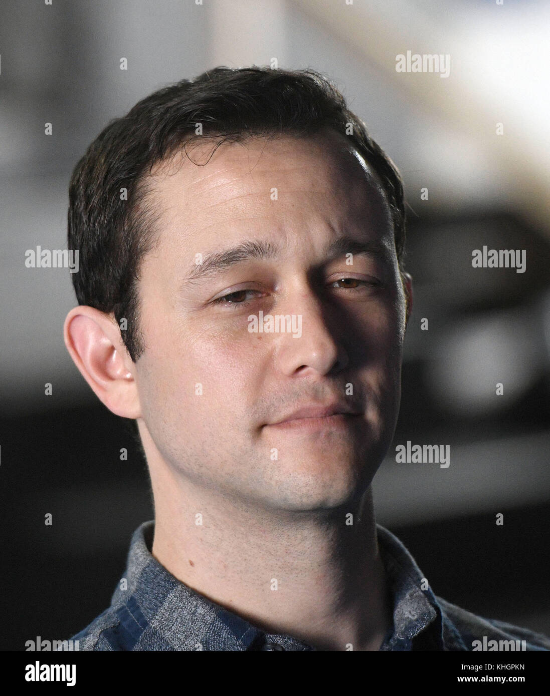 Cologne, Germany. 17th Nov, 2017. Actor Joseph Gordon-Levitt standing ...