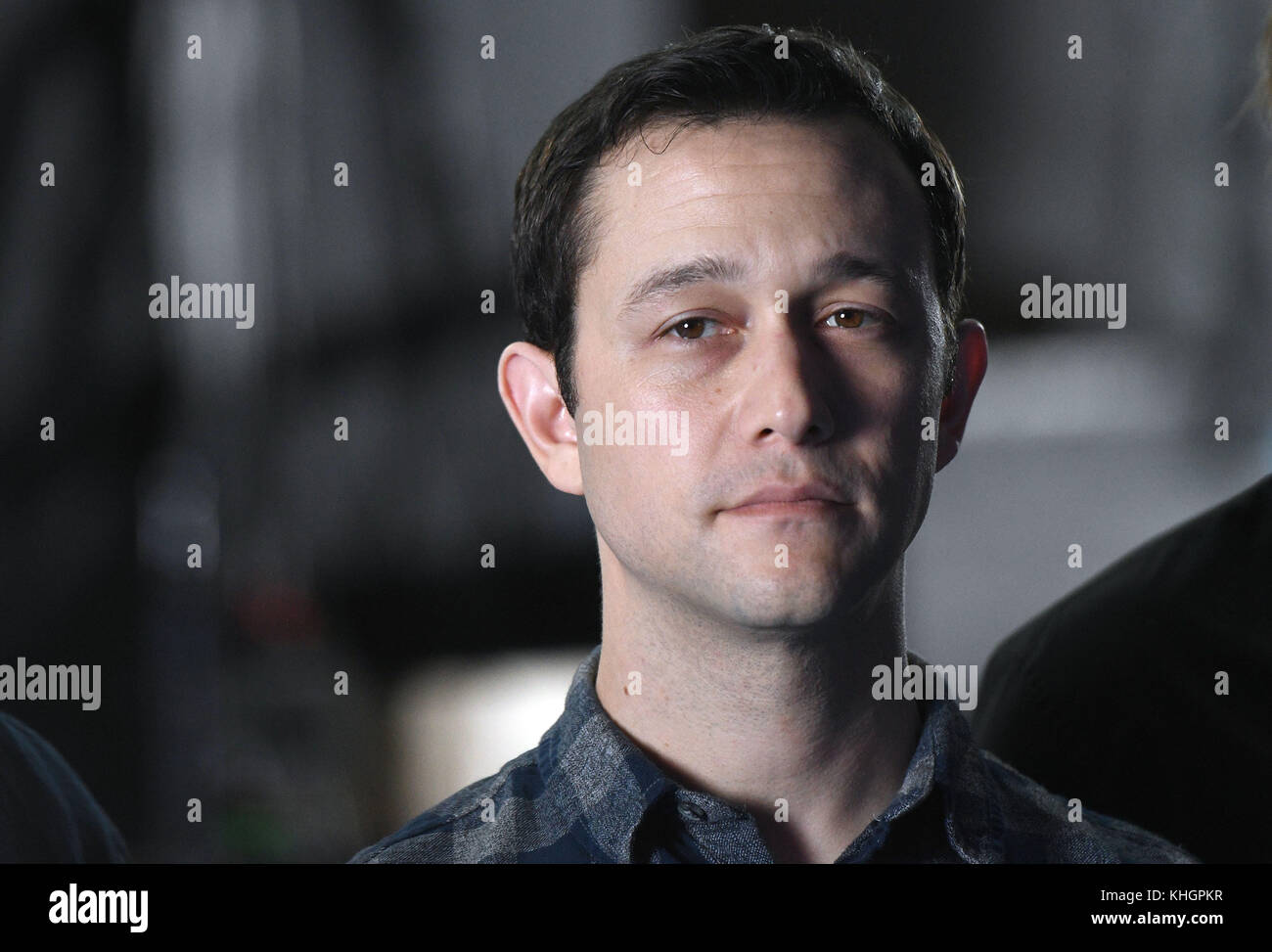 Cologne, Germany. 17th Nov, 2017. Actor Joseph Gordon-Levitt standing ...