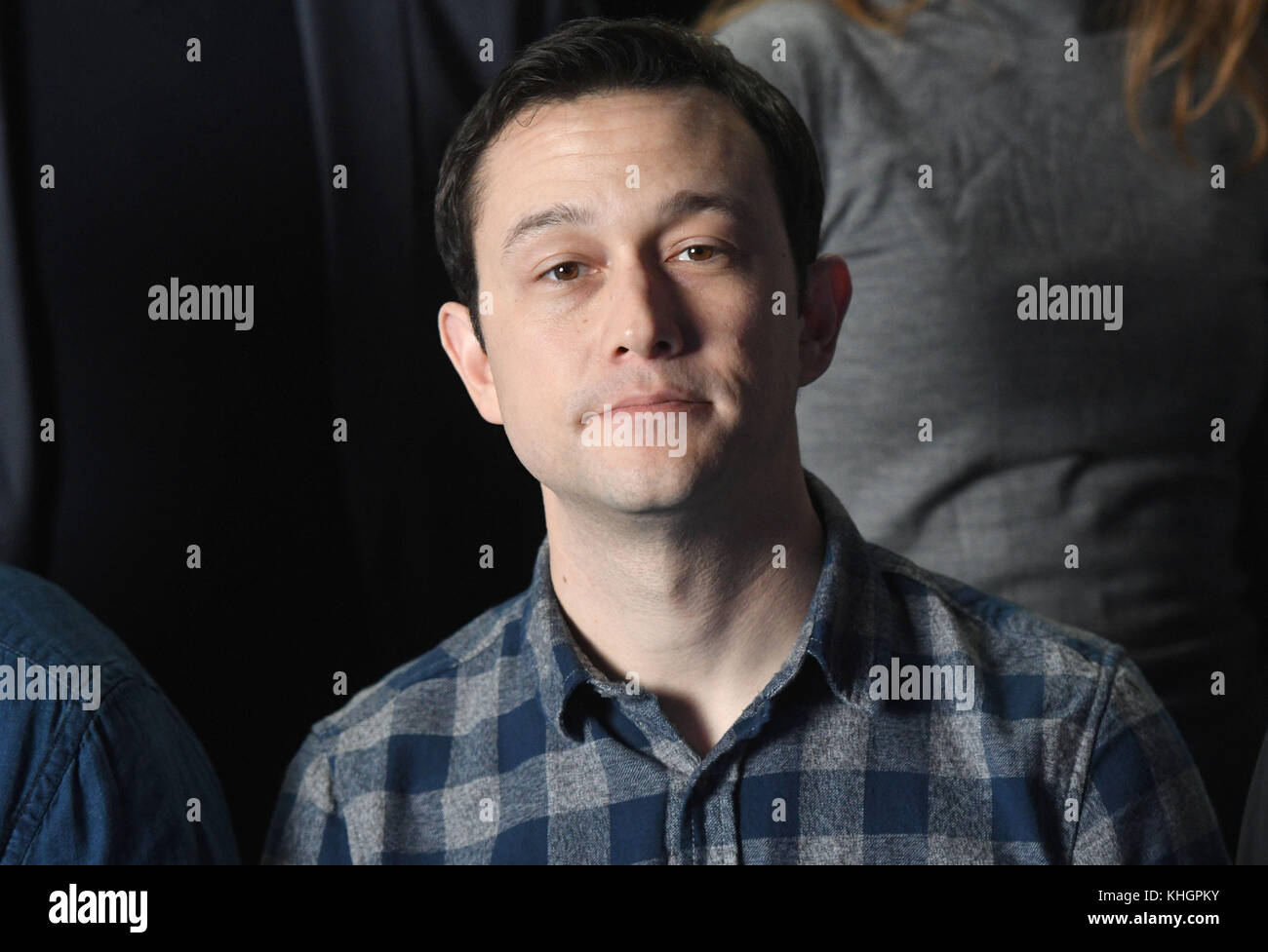 Cologne, Germany. 17th Nov, 2017. Actor Joseph Gordon-Levitt standing ...