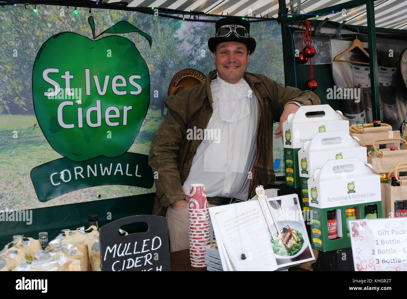 Gloucester, UK. 17th Nov, 2017. A traditional Victorian market with ...