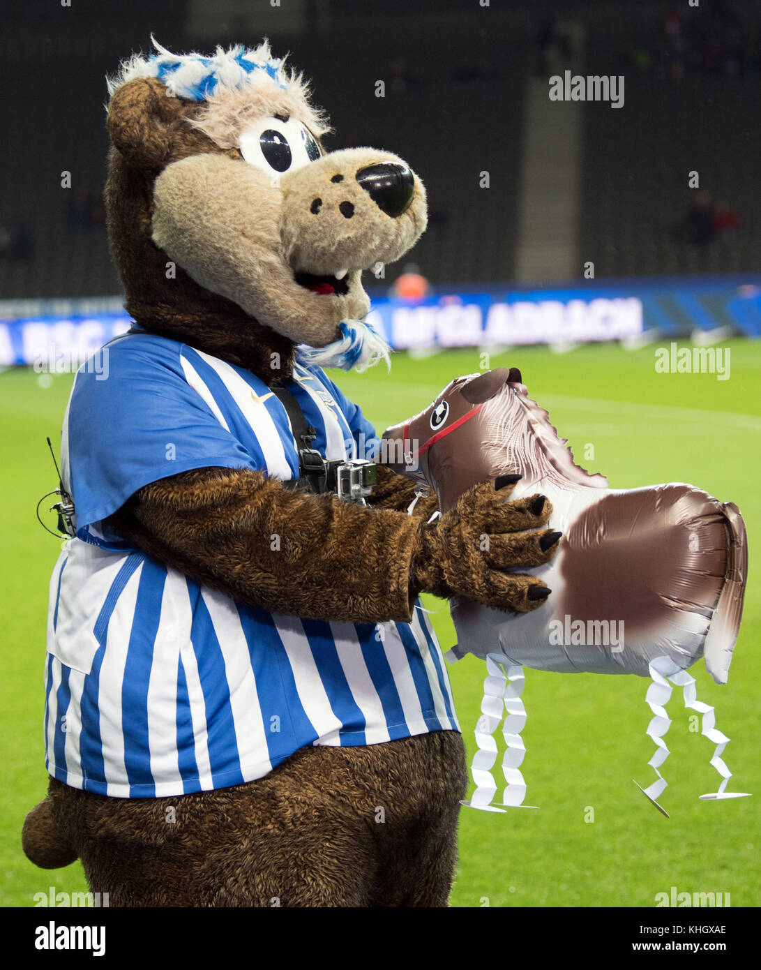 Berlin, Germany. 18th Nov, 2017. Hertha's mascot Herthinho holding an ...