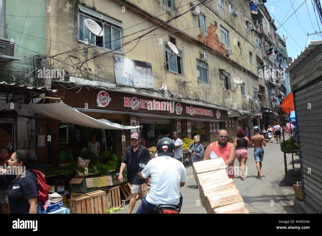 Favelas rio gangs hi-res stock photography and images - Alamy