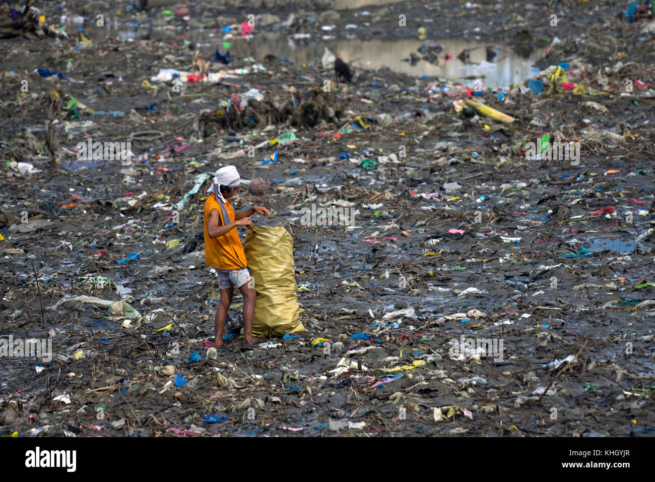 City plastic waste hi-res stock photography and images - Alamy