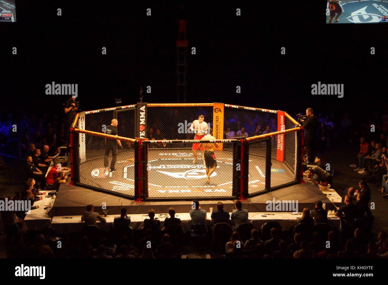 Hamburg, Germany. 18th Nov, 2017.The the fight between Aaron Fröhlich ...