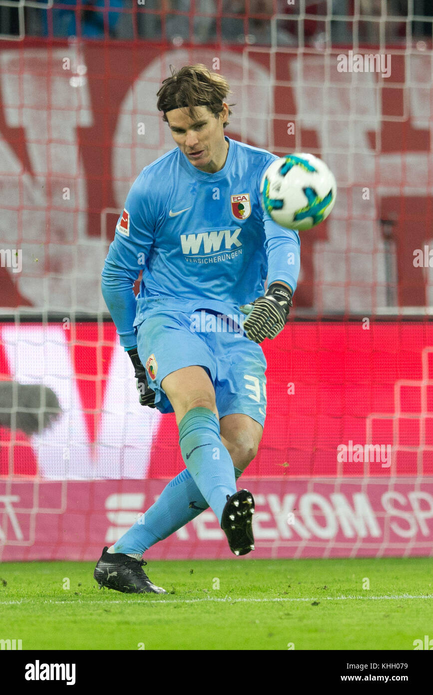 Muenchen, Deutschland. 18th Nov, 2017. goalwart Marwin HITZ (FC ...
