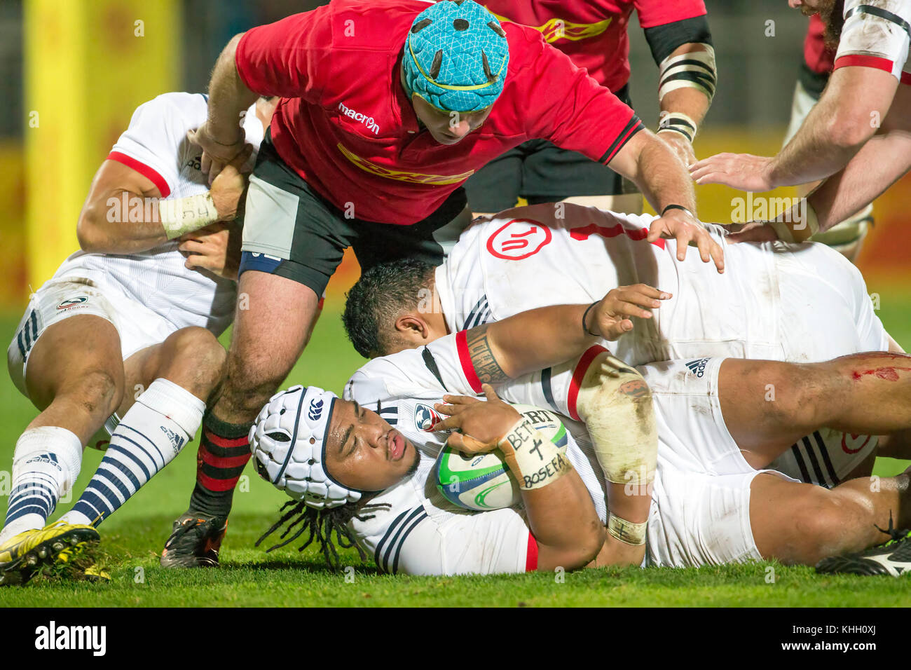 Wiesbaden, Germany. 18th Nov, 2017. Dash Barber (Germany, 2) bending ...