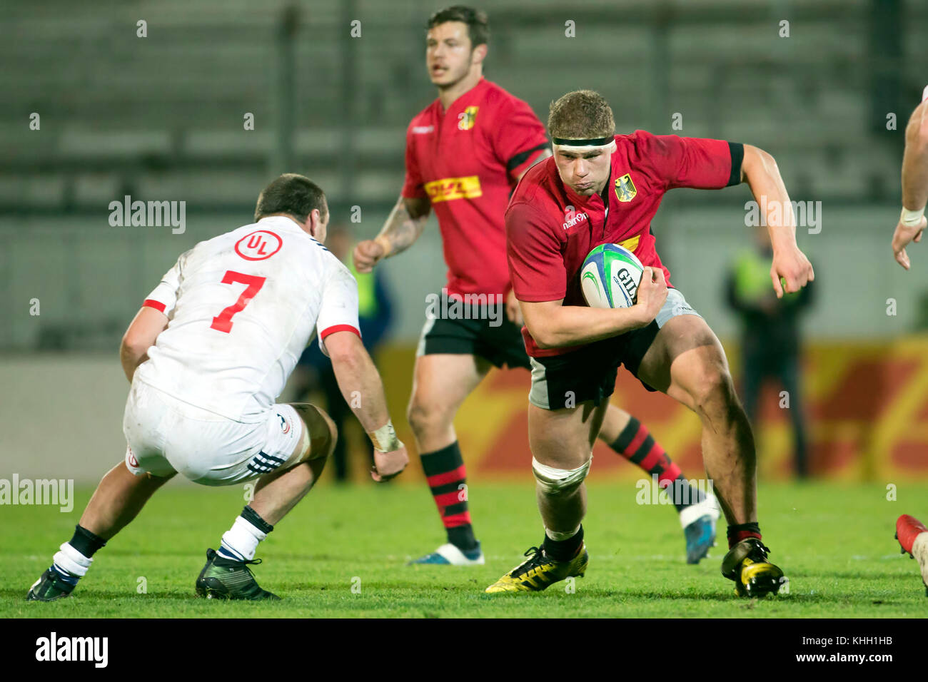 Wiesbaden, Germany. 18th Nov, 2017. Eric Marks (R, Germany, 5) running ...