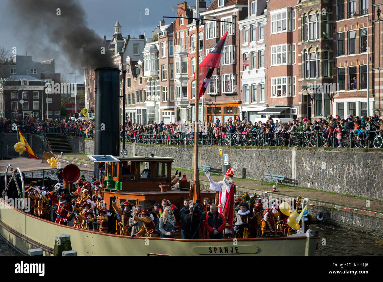 Sinterklaas boat hi-res stock photography and images - Alamy