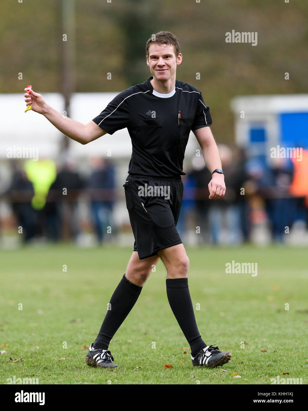 Karlsruhe, Deutschland. 19th Nov, 2017. referee Mario Hildenbrand. GES ...