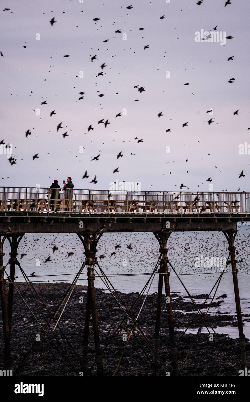 Aberystwyth Wales UK, Sunday 19 November 2017 UK Weather: At grey and ...