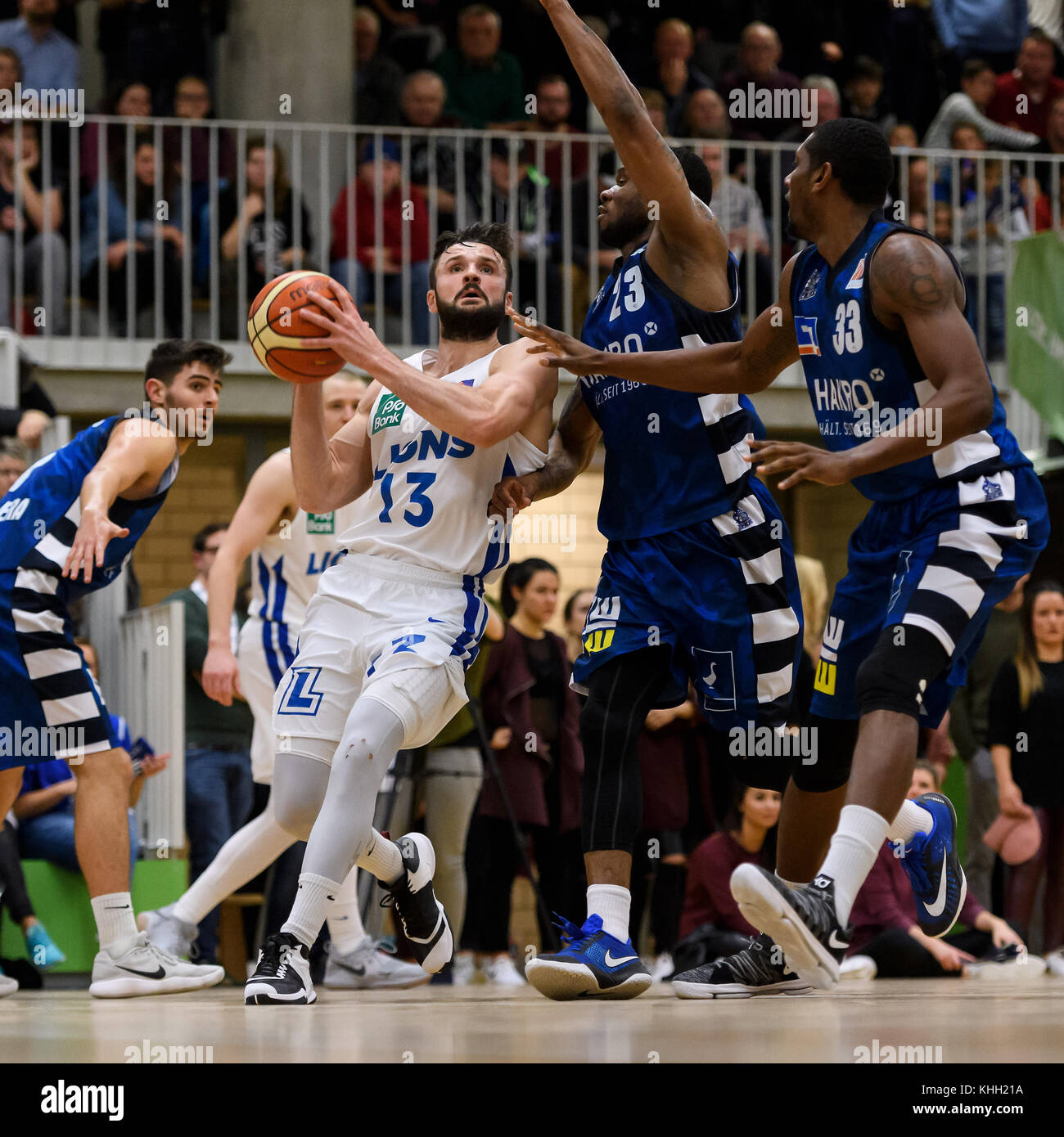 Karlsruhe, Deutschland. 19th Nov, 2017. Diwithrij Kreis (Lions ...