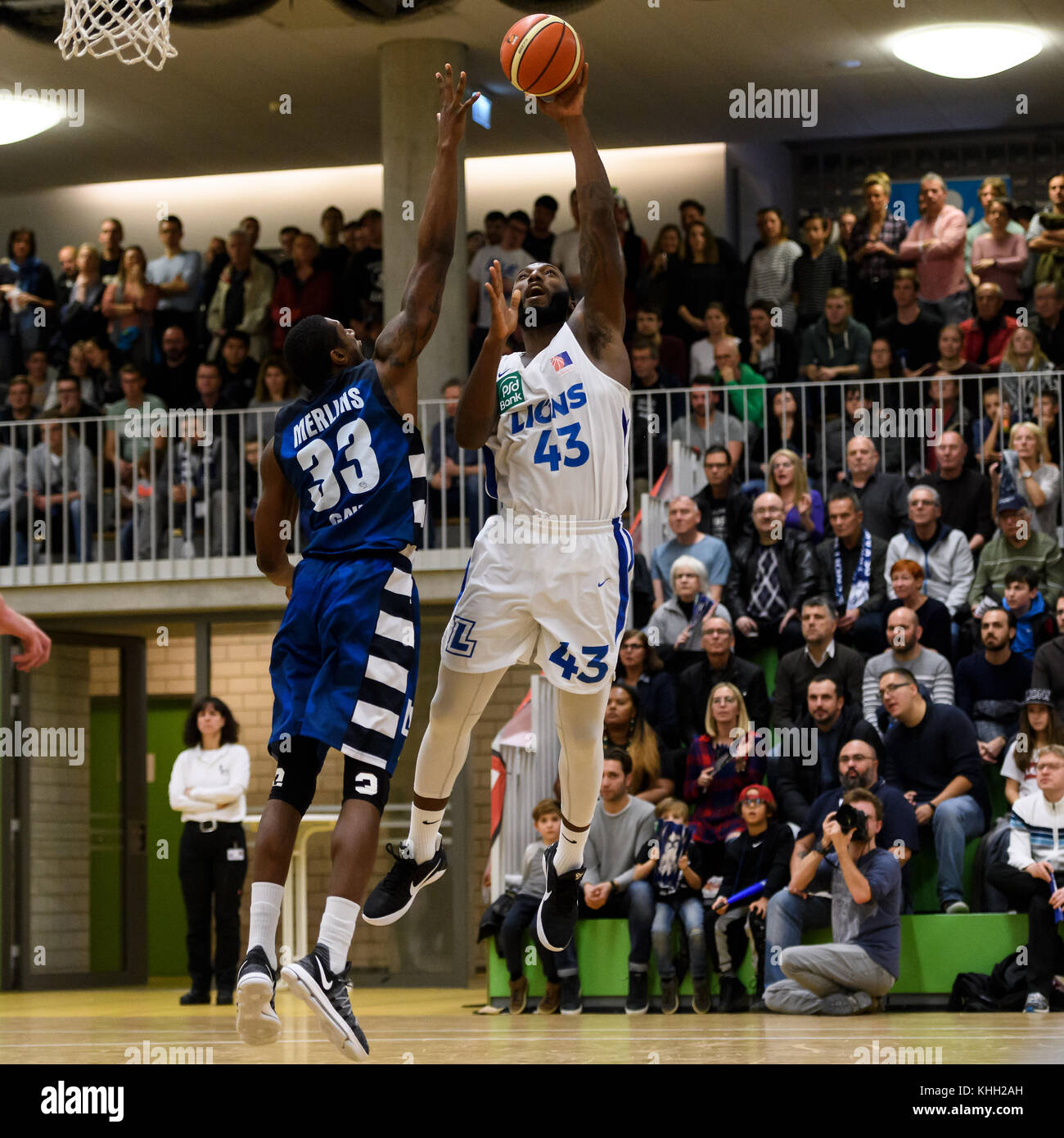 Karlsruhe, Deutschland. 19th Nov, 2017. Cyrus Lamont Tate (Lions ...
