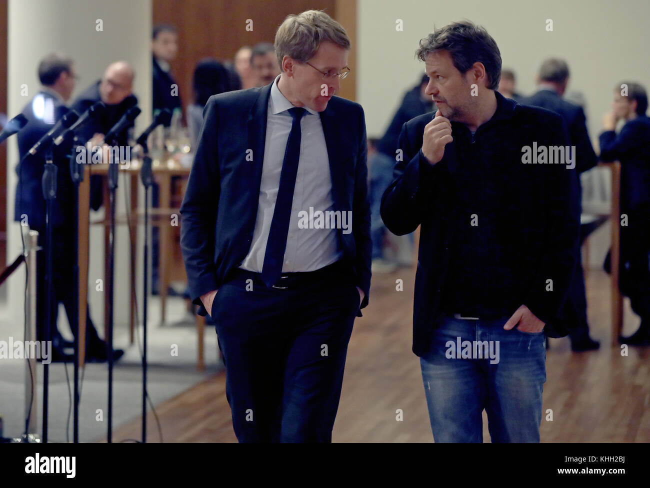 Berlin, Germany. 19th Nov, 2017. Daniel Guenther (CDU, L), Premier of ...