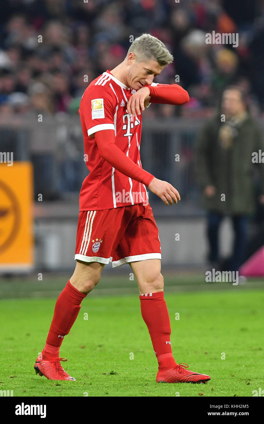 Robert LEWANDOWSKI (FC Bayern Munich), Enttaeuschung, Frust ...