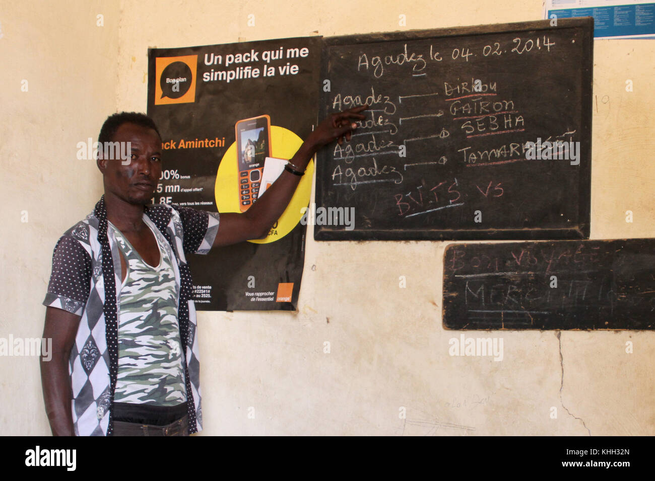 Desert bus sahara hi-res stock photography and images - Alamy