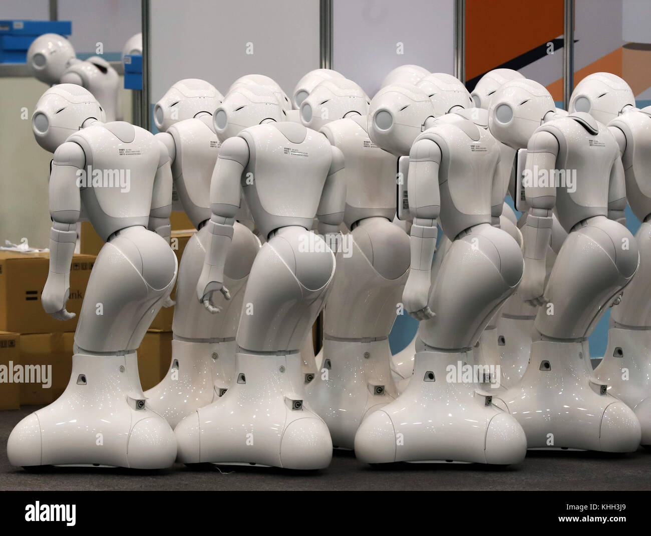 Humandoid robot hi-res stock photography and images - Alamy