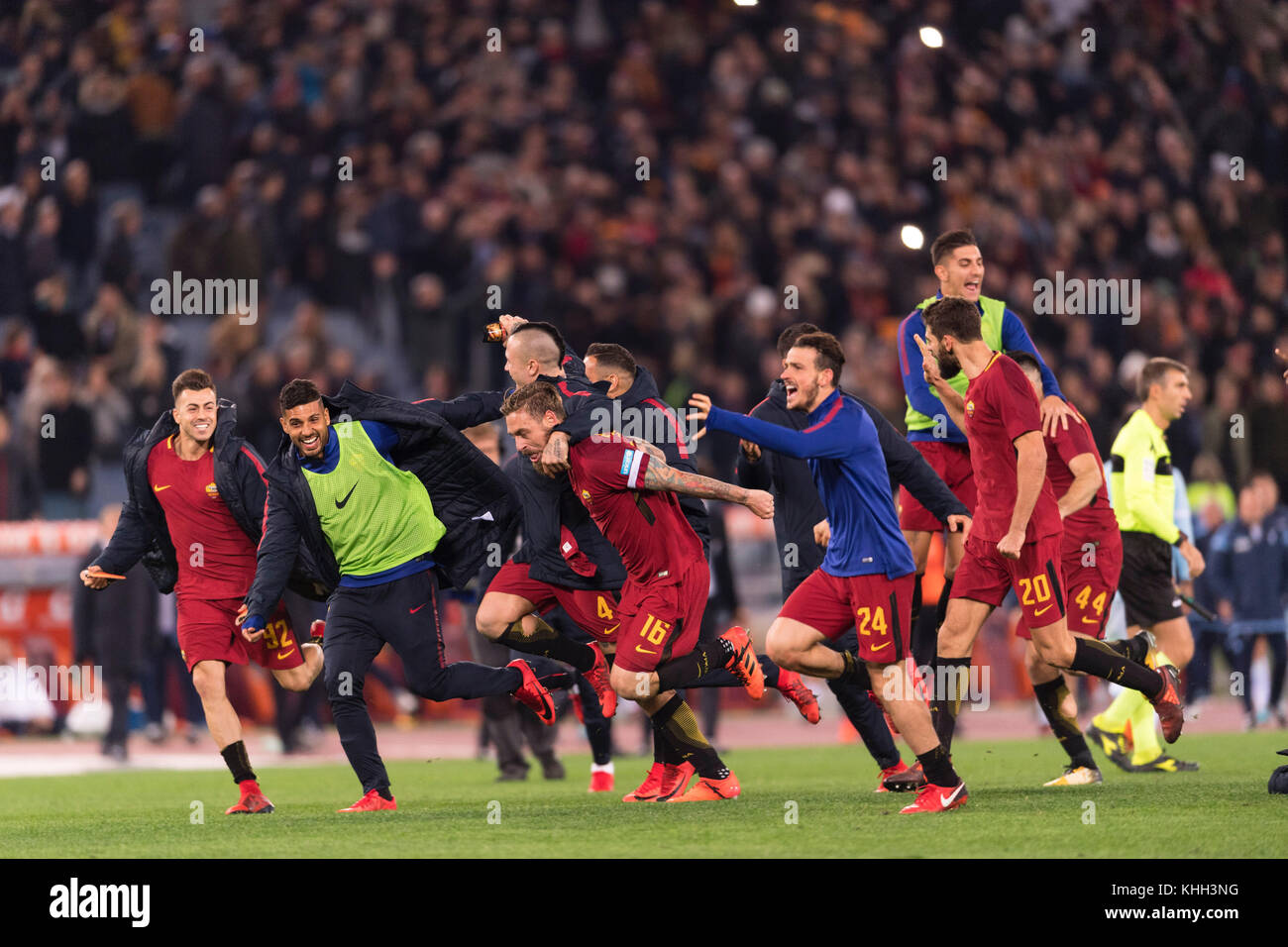 Rome, Italy. 18th Nov, 2017. Roma team group Football/Soccer : Roma ...