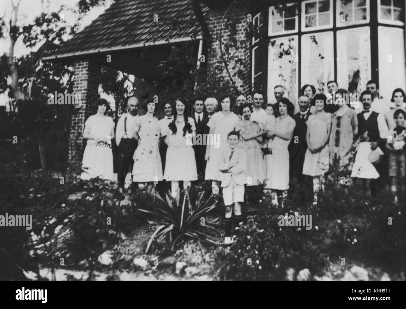 1 164387 Unsworth family and friends in Tingalpa, Brisbane, 1924 Stock ...