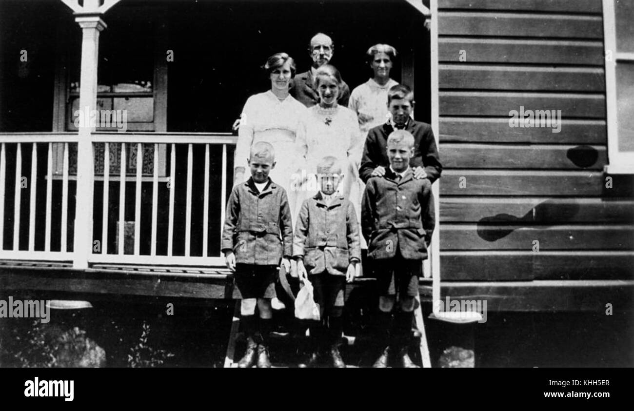 1 83799 Frederick and Gertrude Hudson and family Stock Photo - Alamy